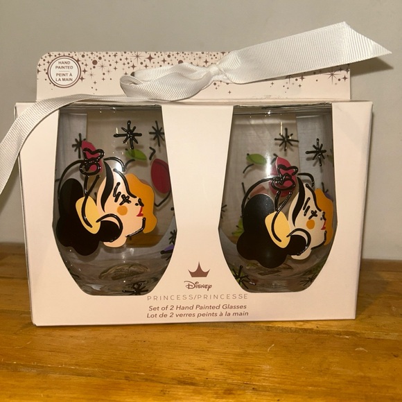 Disney | Dining | Set Of 2 Disney Princess Snow White Hand Painted Wine ...